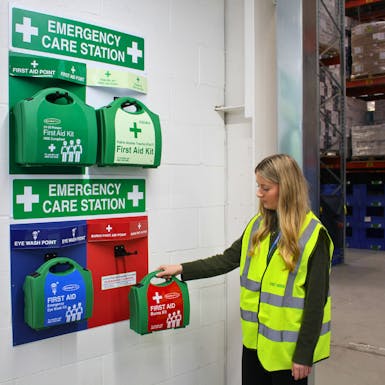 4-Point Emergency Care Station - Trauma/Burns/Eyewash/First Aid ...
